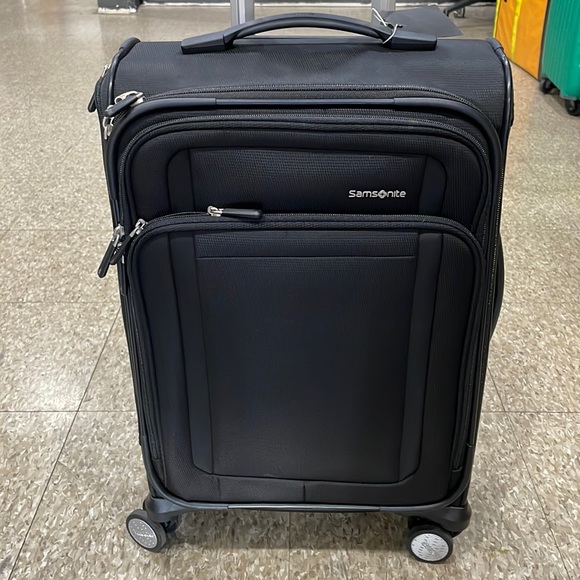 Samsonite | Bags | Samsonite Carry On 2 High Quality Spinner 4 Double ...